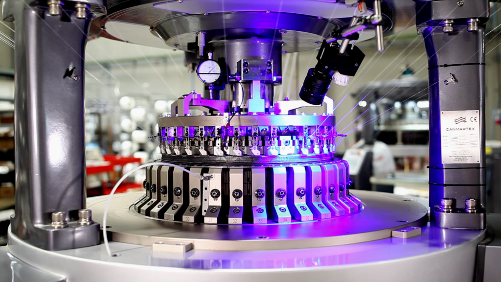 Photonic technology and artificial intelligence to predict textile ...